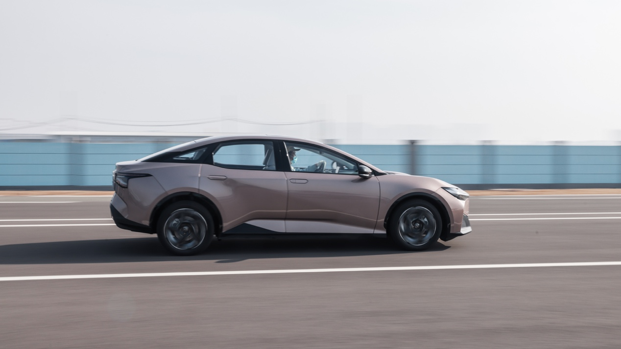 提升幸福感的纯电国民家轿，bZ 3 让你“闭眼入”