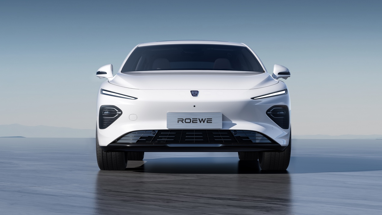 03 三剑客逐鹿B级后驱纯电轿车市场